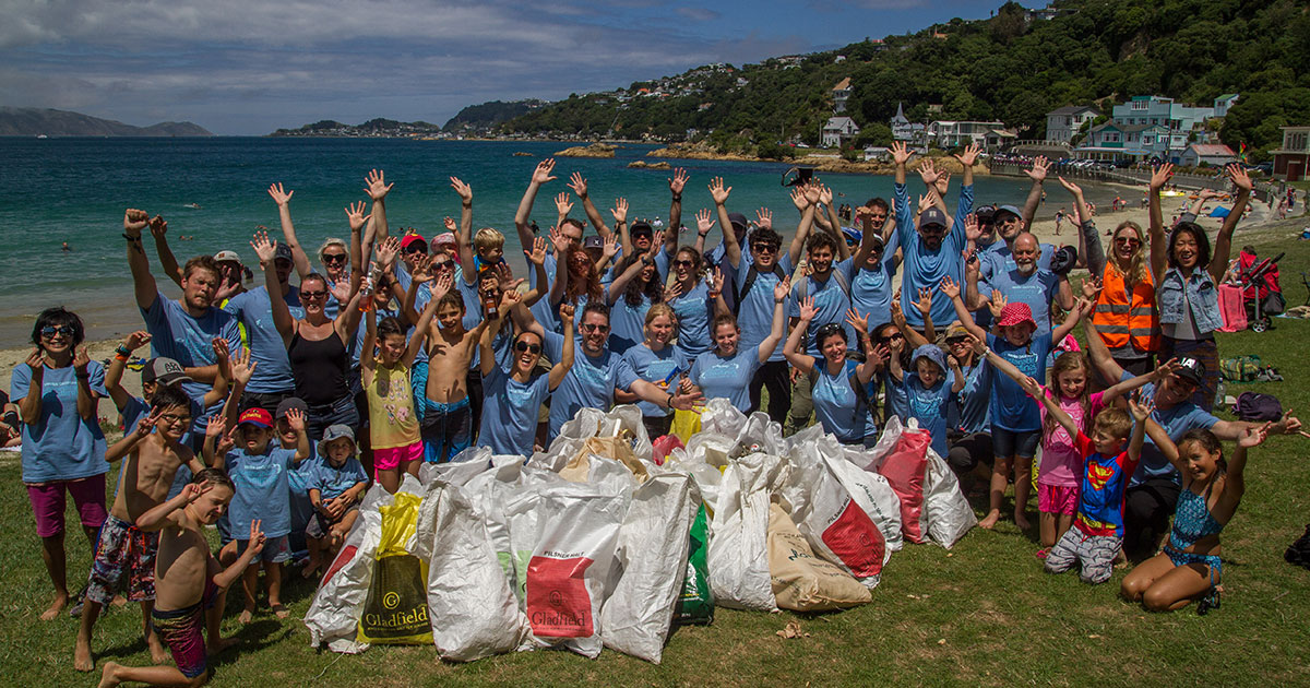 2018 Weta Digital Beach Clean-up with Sustainable Coastlines | Wētā FX